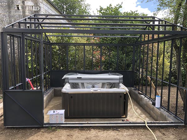 Achat et installation de spa Jacuzzi® dans les Alpes maritimes avec Arrodel